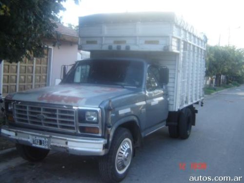 Ford F-350 caja mudancera (con fotos!) en Morón, aï¿½o 1983, Diesel