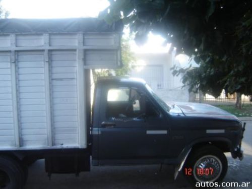 Ford F-350 caja mudancera (con fotos!) en Morón, aï¿½o 1983, Diesel